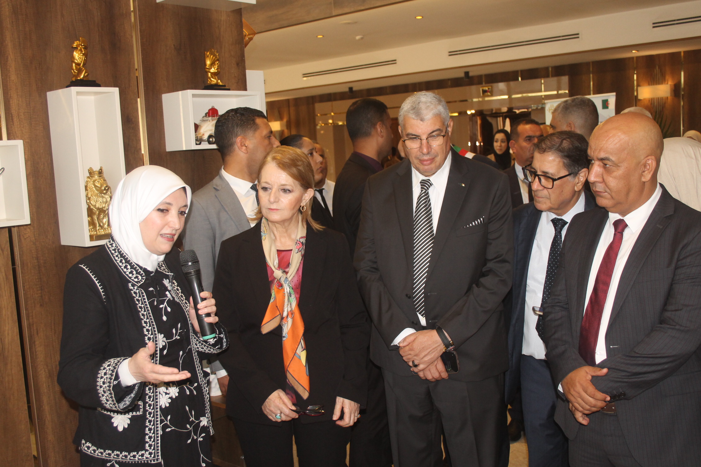 Tourisme : Meddahi remet des autorisations d’exploitation à 14 nouveaux établissements hôteliers ...